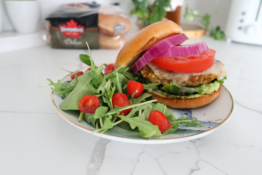 VIDEO RECIPE: TURKEY STUFFING BURGERS | SHORT PRESENTS